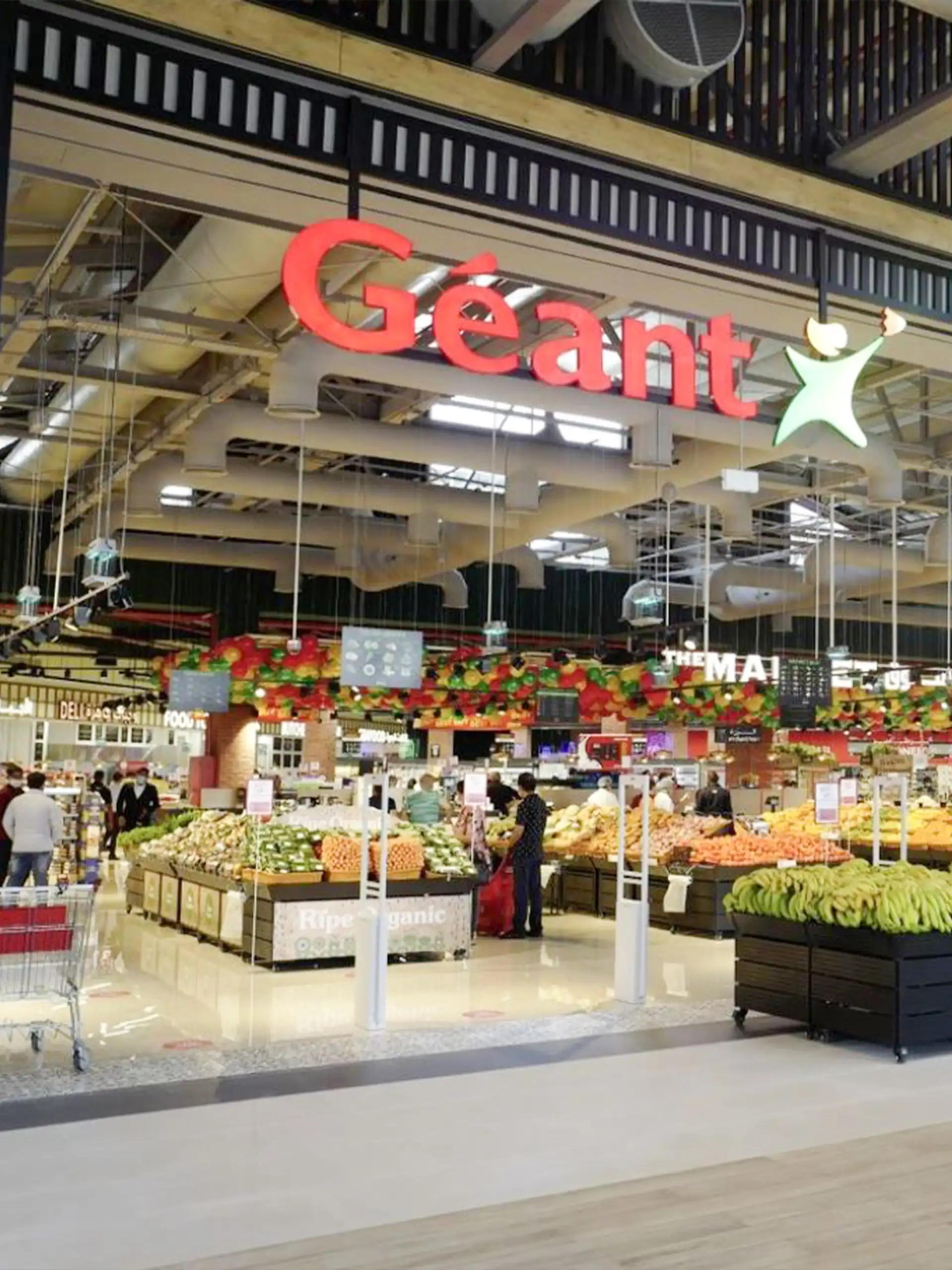 GEANT HYPERMARKET IN DUBAIHILLS AT DUBAI - Biancaandbianco